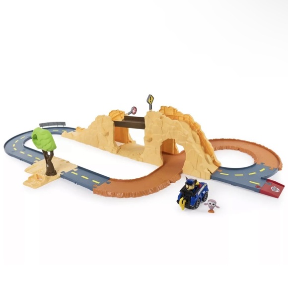 Paw Patrol | Toys | Paw Patrol Chases Off Road Rescue Track With Winch ...